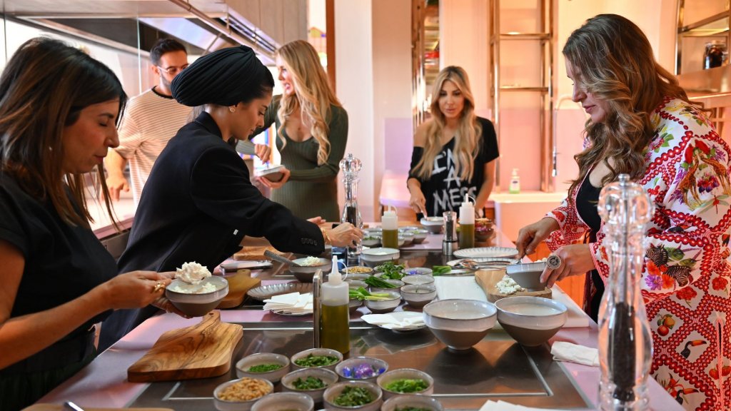 Градът с 18 000 ресторанта и клубовете на изненадващите вечери - Webcafe.bg