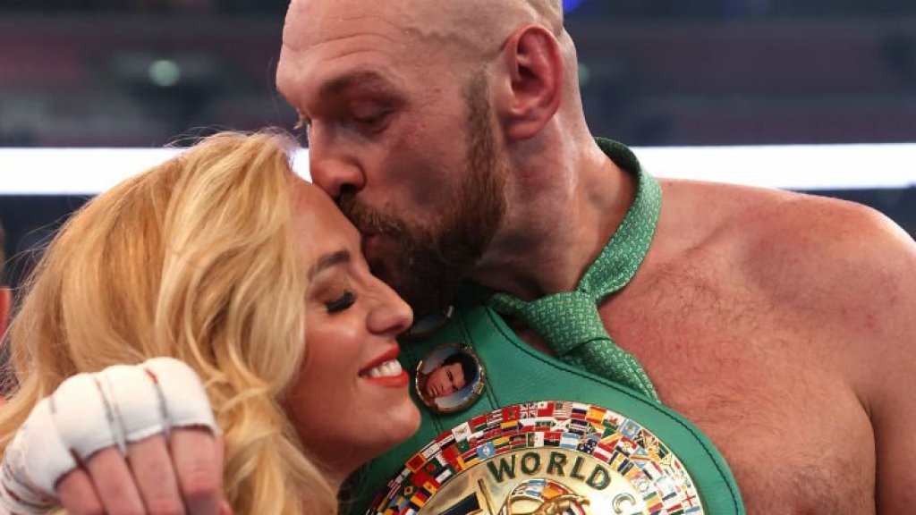 "Искам да забравя секса преди брака": Тайсън мина през 500 жени, докато открие Парис - Webcafe.bg