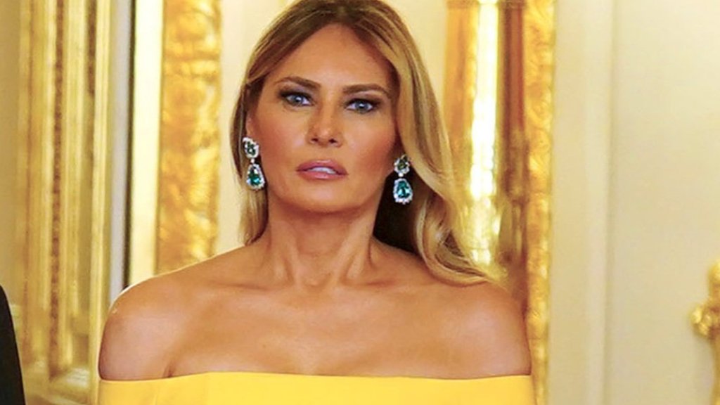 5 от най-безумните тоалети на Мелания Тръмп - Webcafe.bg