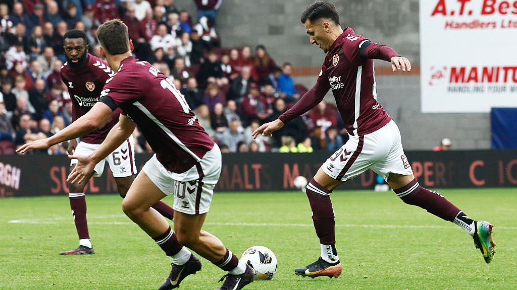 Хартс разби Селтик и поведе убедително в Шотландия - Webcafe.bg