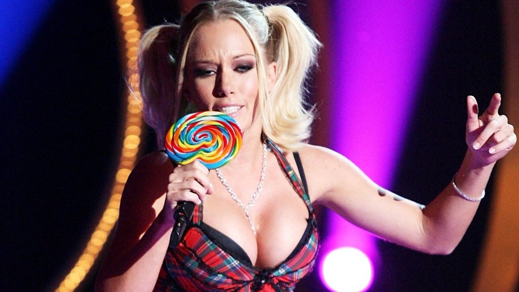 Кендра Уилкинсън: Playboy прецака целия ми живот - Webcafe.bg