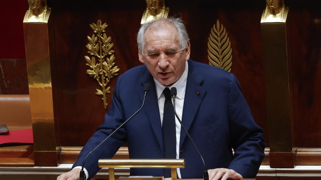 Франция в политическа криза: Правителството на Франсоа Байру падна след загубен вот на доверие ...