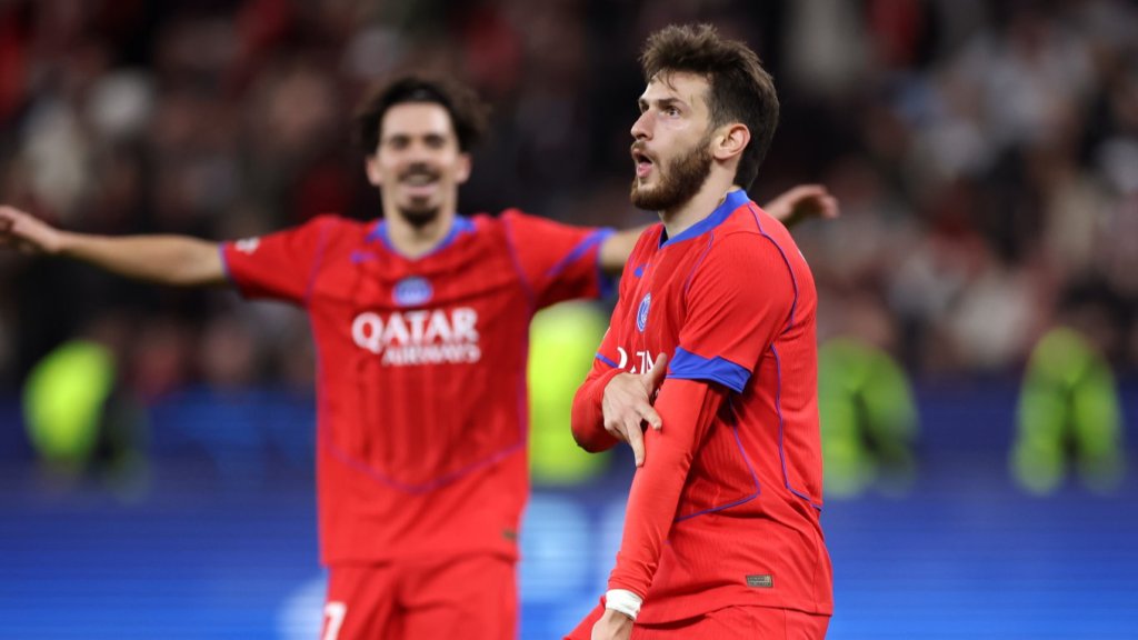 Пет гола и два червени картона за едно полувреме в Шампионската лига - Webcafe.bg