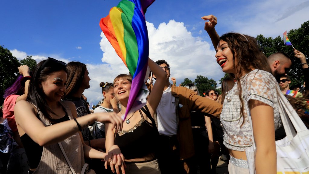 Не е гей пропаганда, предизборна е - Webcafe.bg