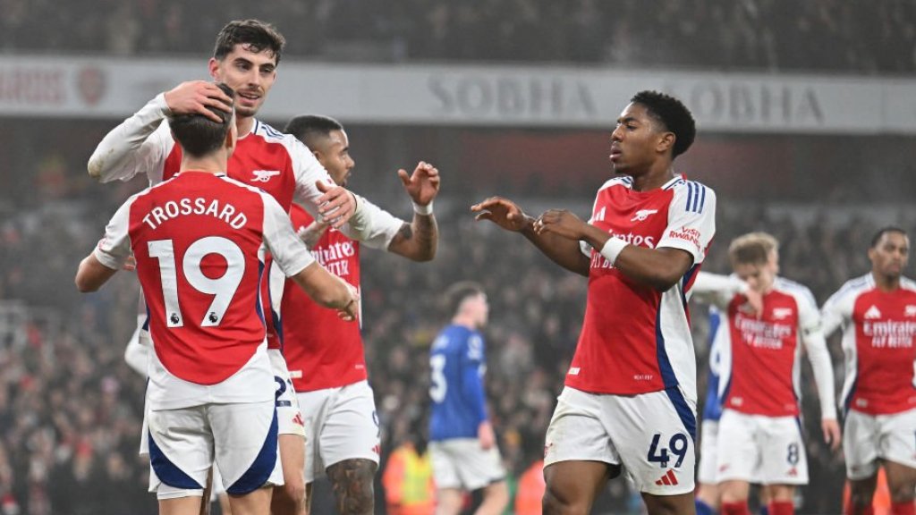 Пестелив Арсенал отново приближи Ливърпул на 6 точки - Webcafe.bg