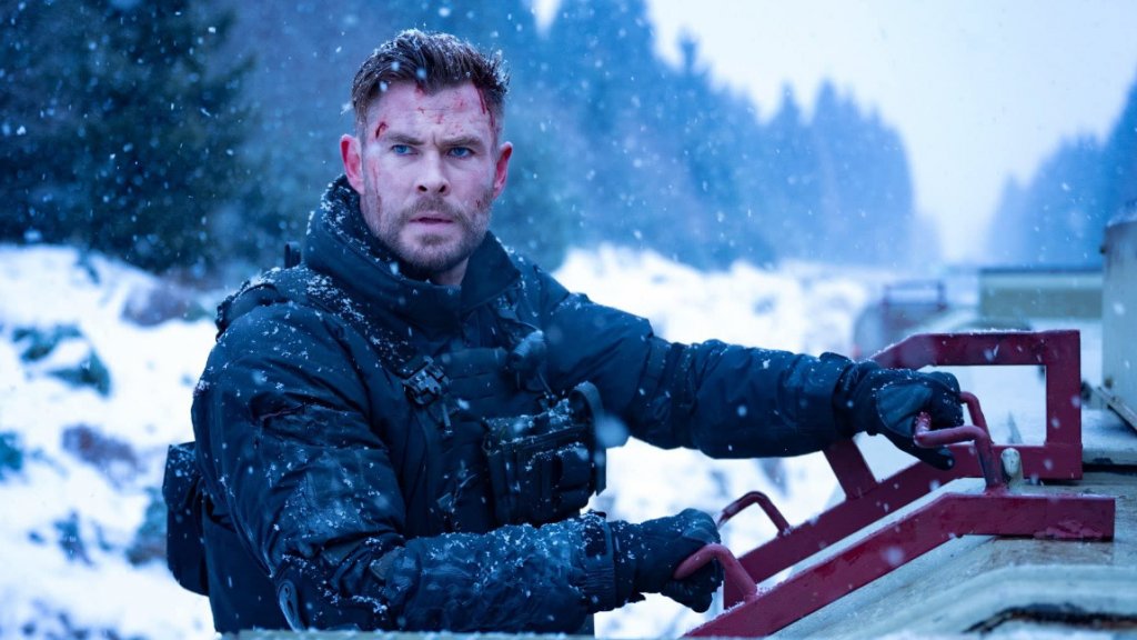 Крис Хемсуърт се завръща от мъртвите в трейлърa на Extraction 2 - Webcafe.bg