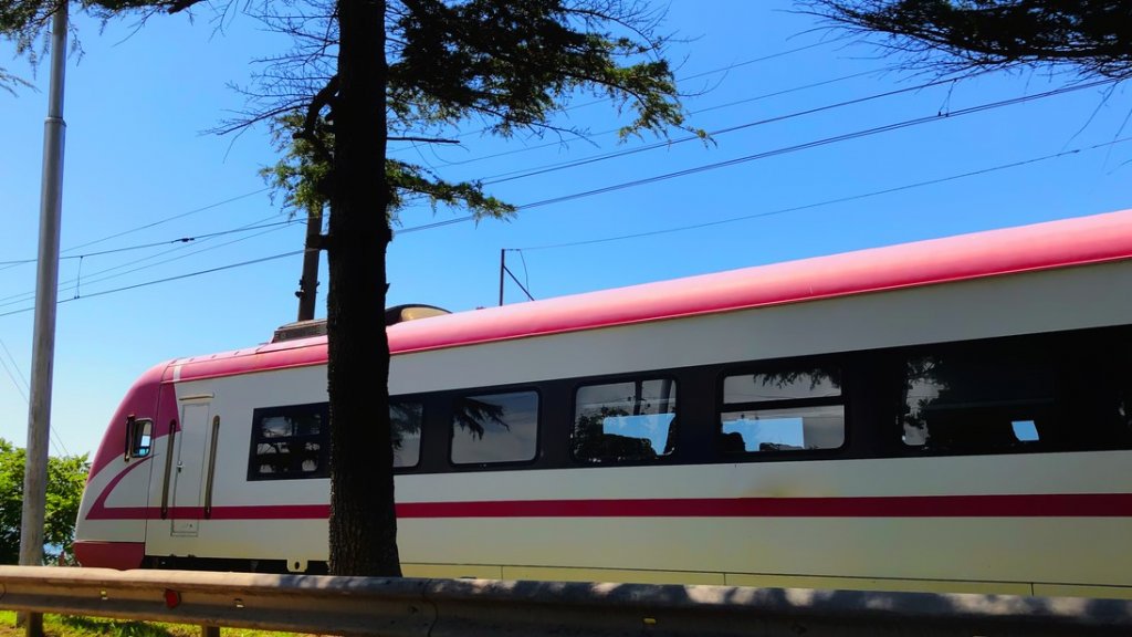 Най-зрелищното пътешествие с влак на Балканите: 12 часа преход, 3 държави и 245 тунела - Webcafe.bg