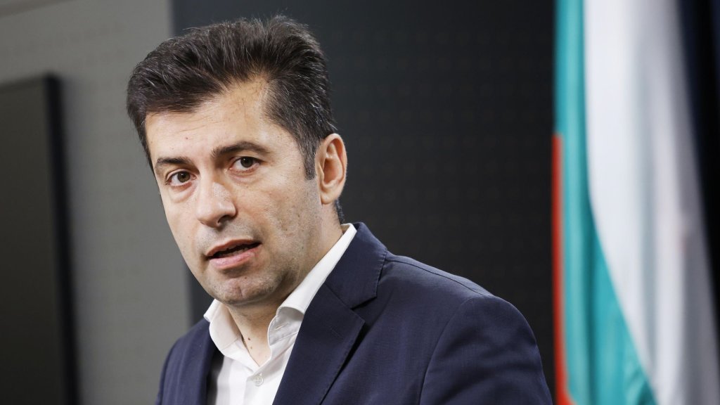 Парламентът прие оставката на Кирил Петков - Webcafe.bg