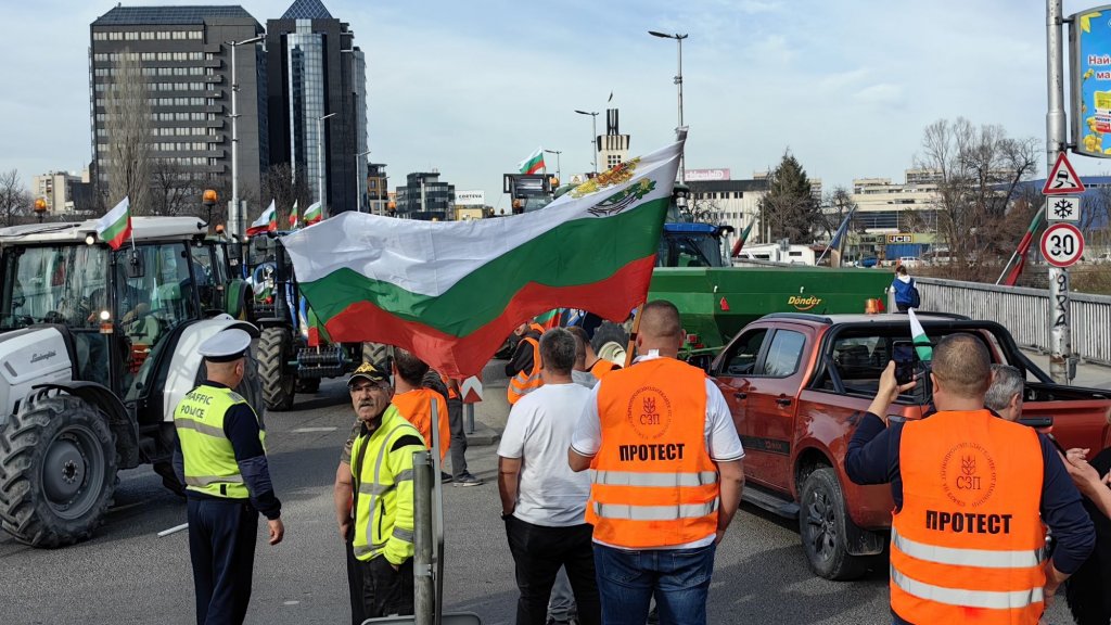 Фермерите ще получат 200 млн. лв. от фонд "Земеделие" - Webcafe.bg