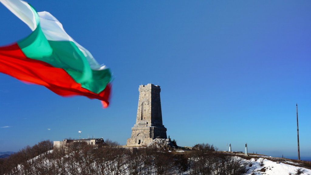 "Галъп": 2/3 от българите искат 3 март да остане национален празник - Webcafe.bg