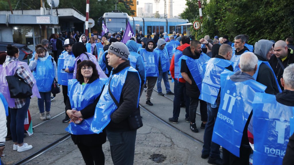 Без наказания в столичния градски транспорт, външни лица пречили да се ...