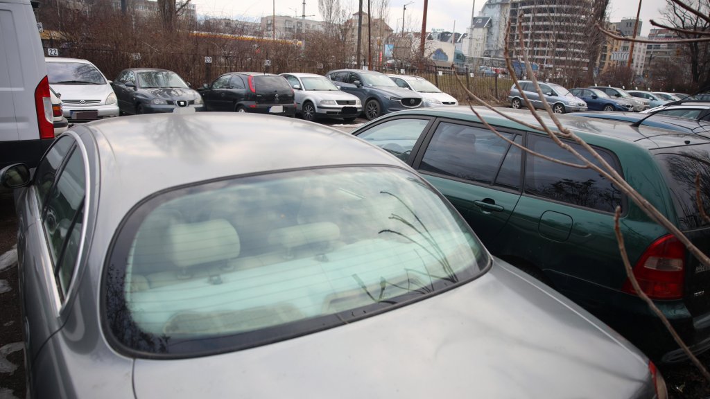 От днес: Вдигат цените за престой на наказателните паркинги в София - Webcafe.bg