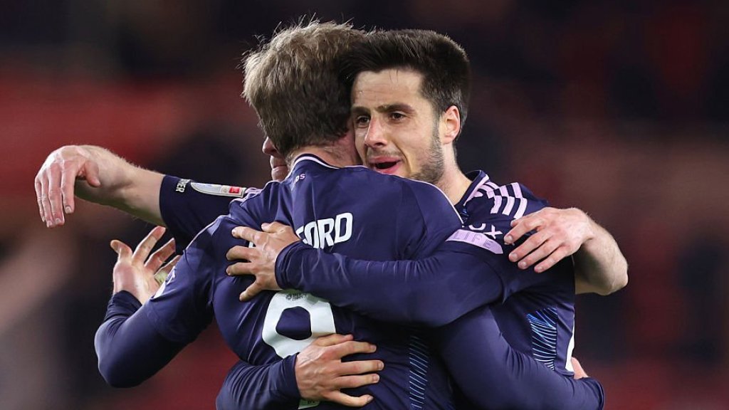 Груев асистира, Лийдс докосва титлата - Webcafe.bg