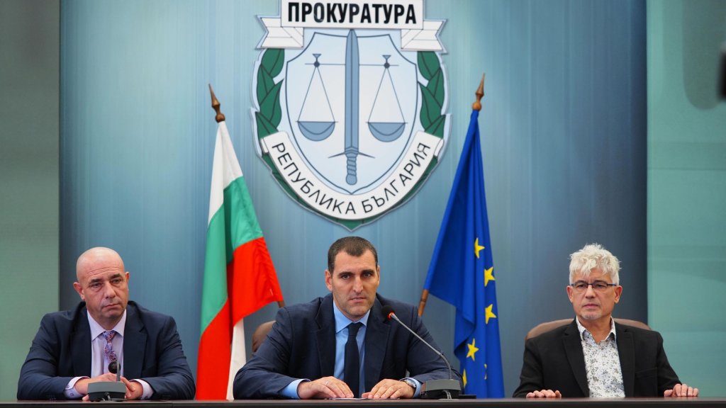 4-ма задържани у нас за пране на пари и спортни залози по искане на Франция - Webcafe.bg