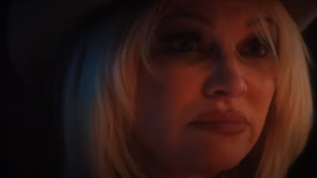 18 & Over: Памела Андерсън и Парис Хилтън в хорър история за OnlyFans - Webcafe.bg