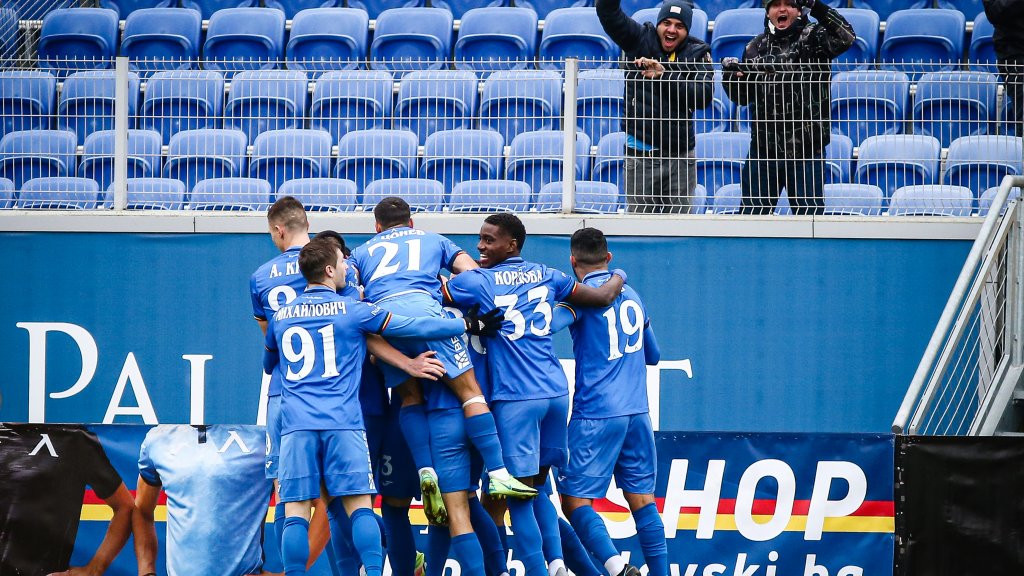 Левски дочака часа си и влезе в топ 6 - Webcafe.bg