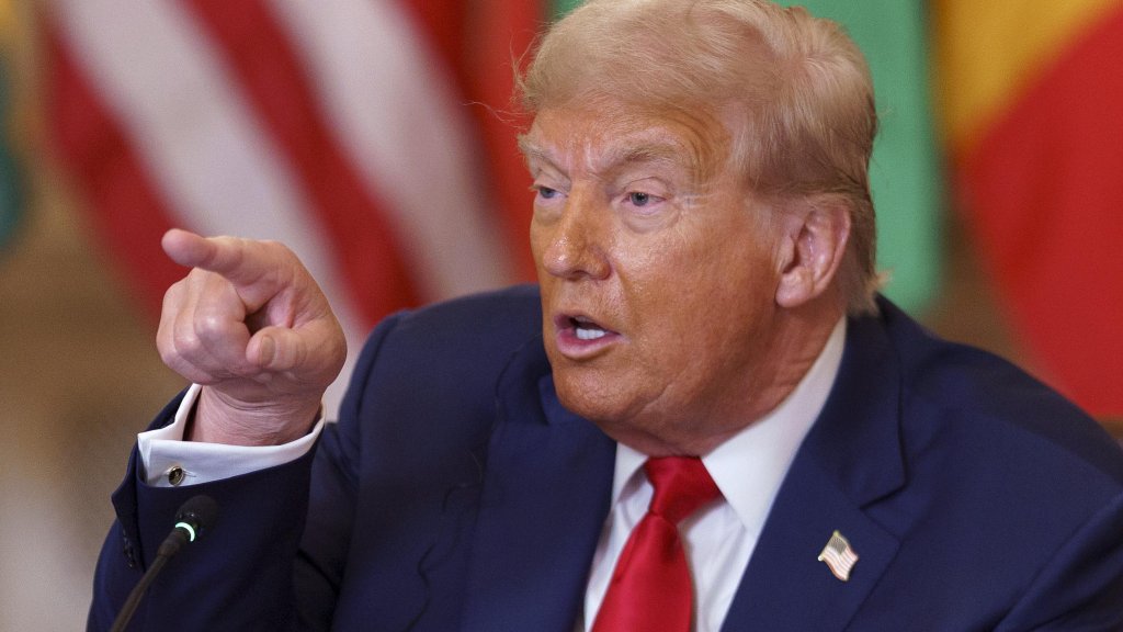 Тръмп иска демократите да подкрепят пускането на досиетата "Епстийн" - Webcafe.bg