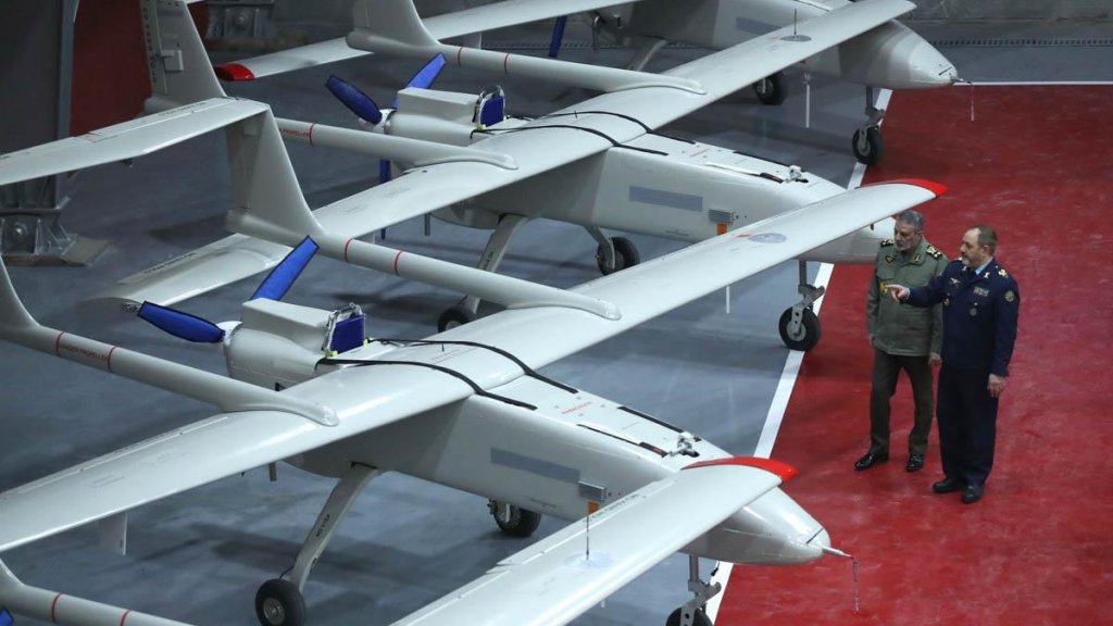 Иран се похвали с 1000 нови "стратегически дронове" (снимки) - Webcafe.bg