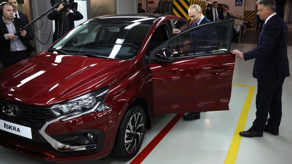 "Лада Искра" - 90 конски сили чист патриотизъм с китайски привкус - Webcafe.bg