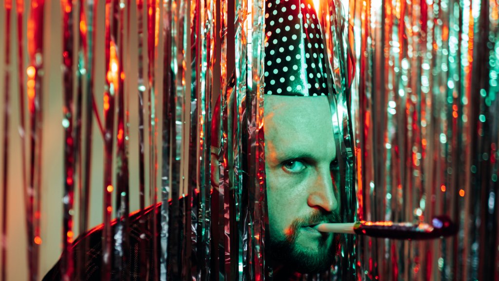 Новата година на един тъжен интроверт - Webcafe.bg