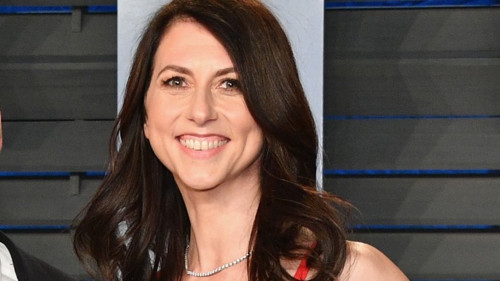 Безос ще лети в Космоса. Бившата му съпруга даде още 2,7 милиарда за благотворителност - Webcafe.bg