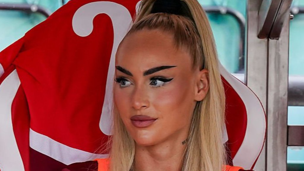 Звездата на Швейцария проговори след разгрома от 15-годишни момчета - Webcafe.bg