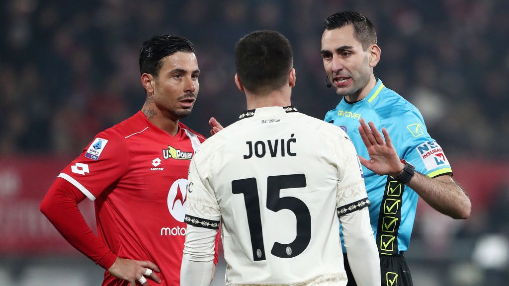 6-голово шоу: Кошмарни грешки и червен картон провалиха Милан в Монца - Webcafe.bg