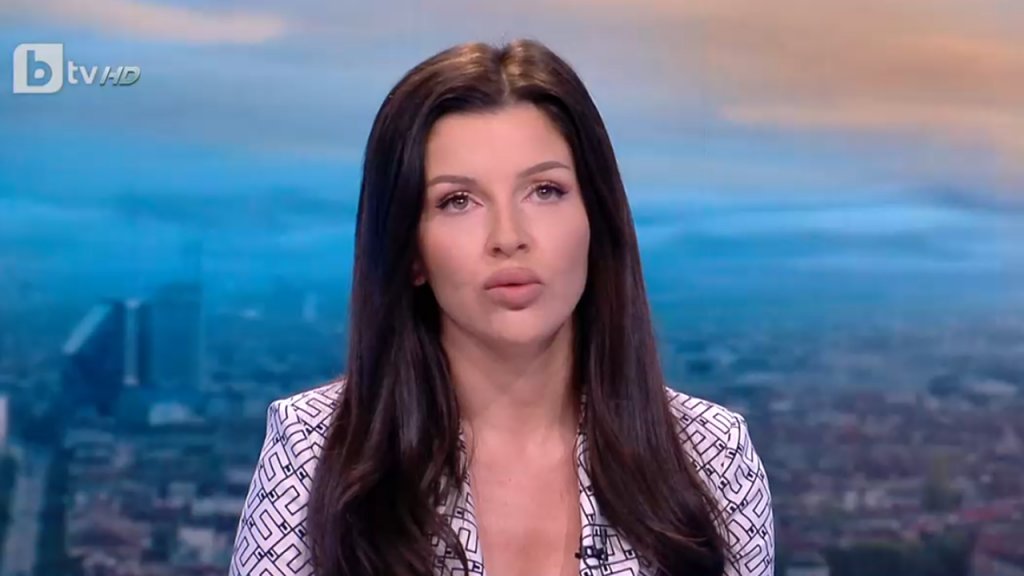 Осъдиха фолкпевицата Дебора за шофиране в нетрезво състояние - Webcafe.bg