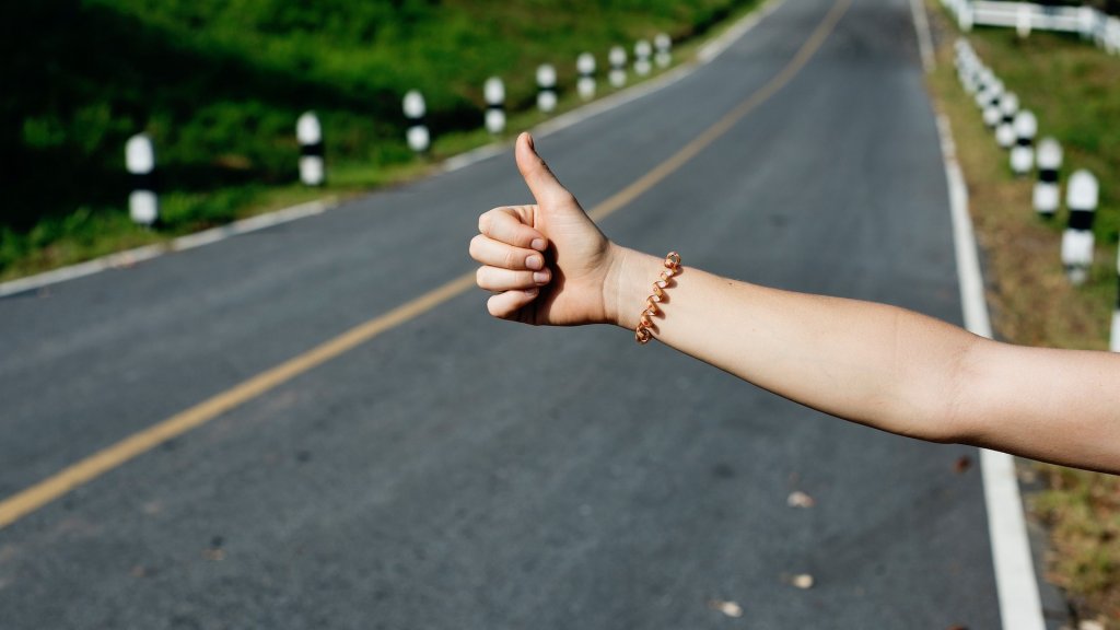 Дневник на негалактическия стопаджия - Част II - Webcafe.bg