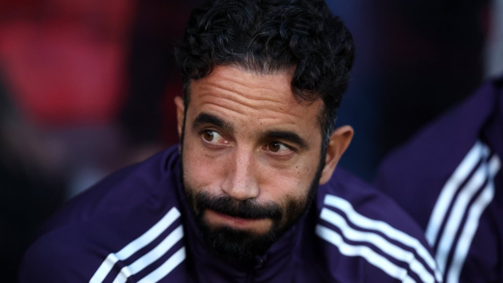 Аморим: Не ме интересува какво говори Слот - Webcafe.bg