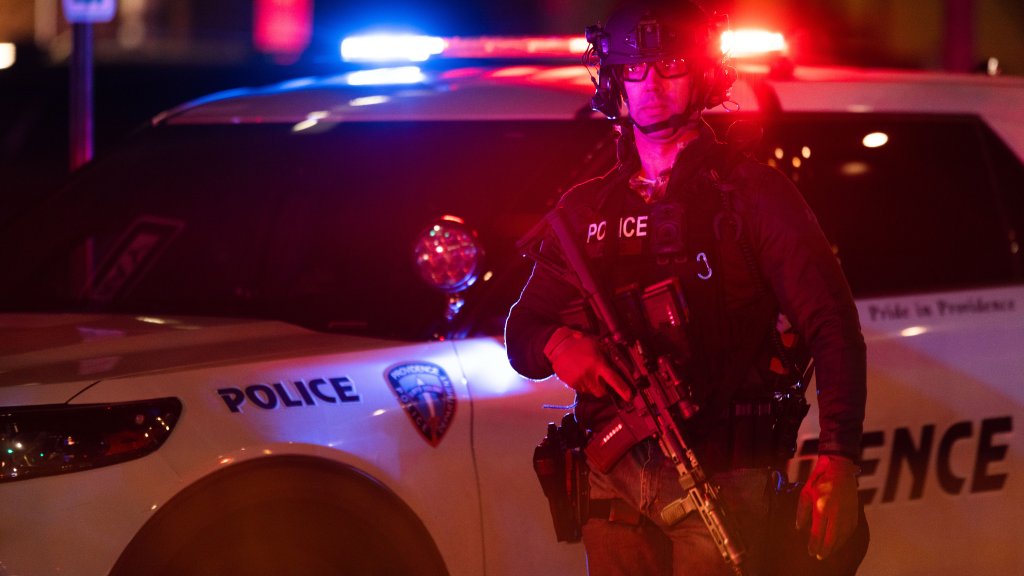 Двама са загинали при стрелба в университет в САЩ - Webcafe.bg